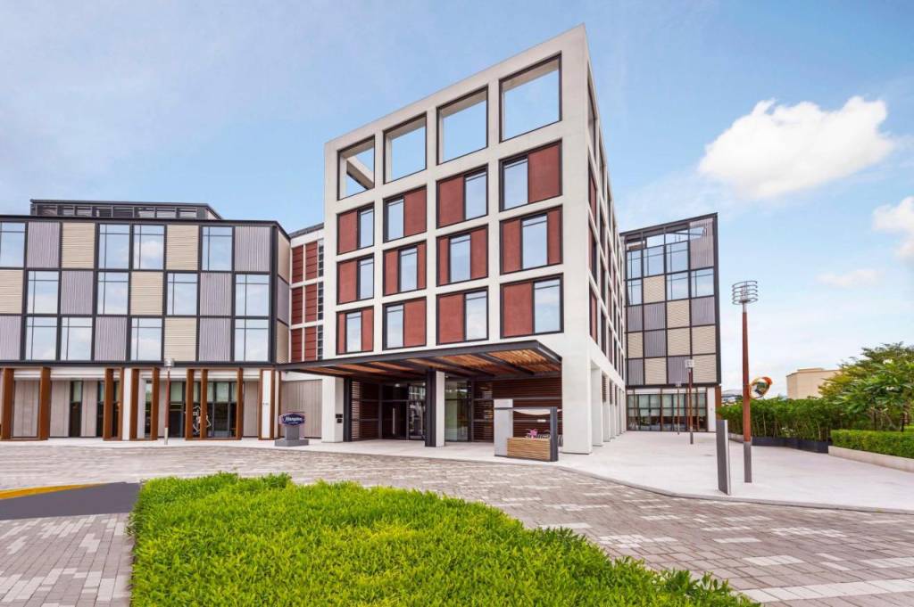 Dubaija, HAMPTON BY HILTON DUBAI AL SEEF 3★ - CeļojumuBode.lv