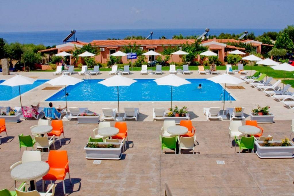 Grieķija: Peloponesa, FOURNIA BEACH 3★ - CeļojumuBode.lv